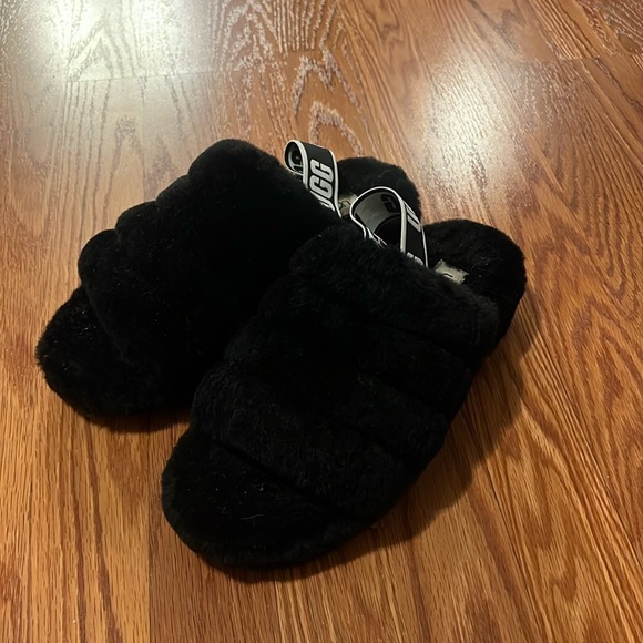 UGG | Shoes | Ugg Slippers | Poshmark